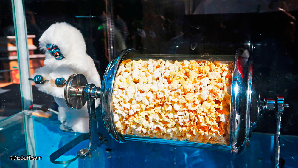 Disneyland Popcorn Turners or "Popcorn People" - DizBuff.com